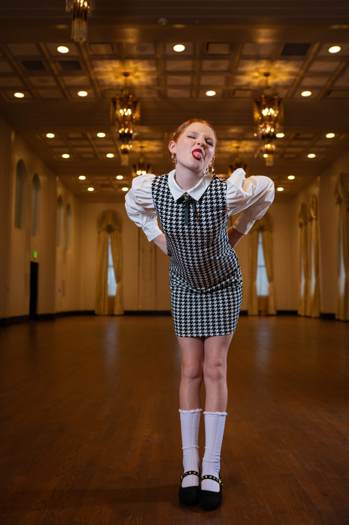 Tween Girl Photo Shoot - Tulsa Club Hotel Magical Backdrop