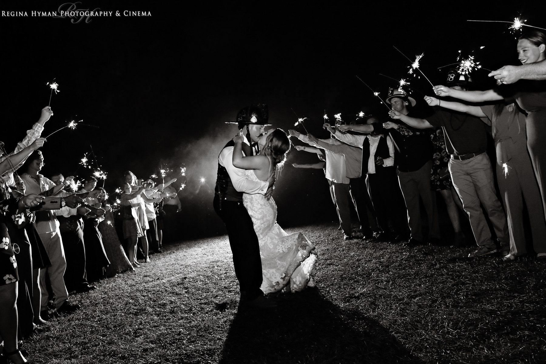 October Oaks Farm Wedding - Lindsey and Logan - Regina Hyman ...