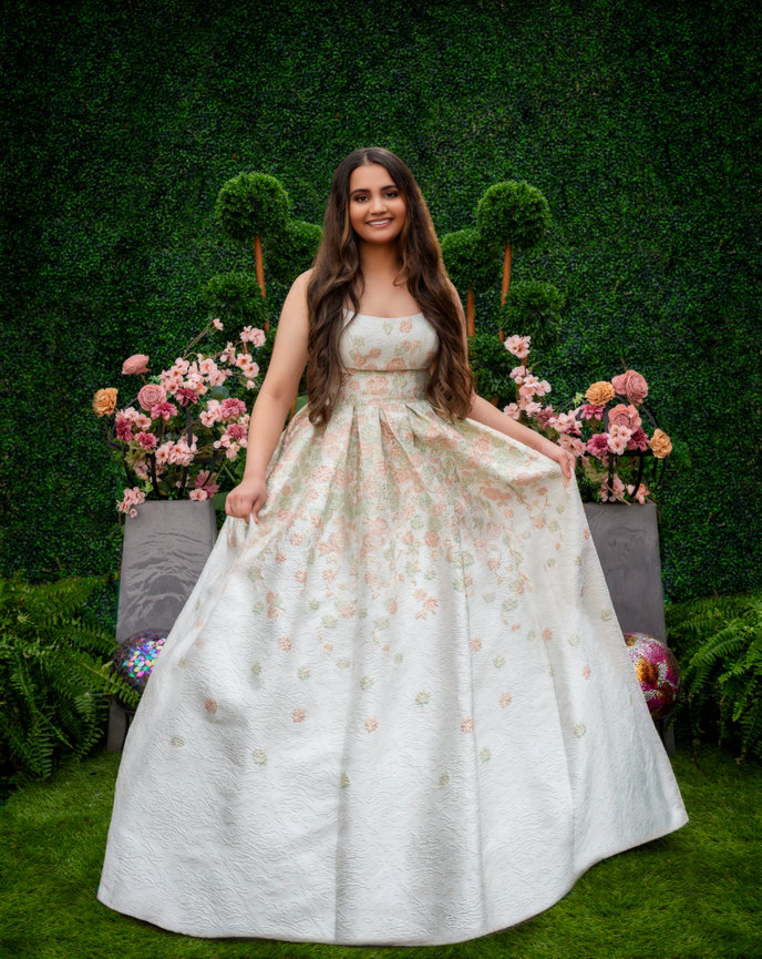 Teen Pilot Senior Photoshoot - Ramneek's BTS