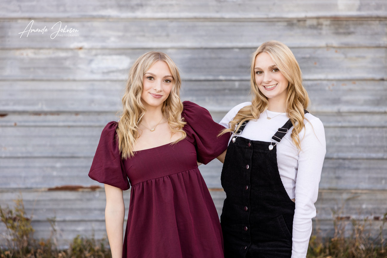 Reasons why you should have a cap and gown photo session before graduation