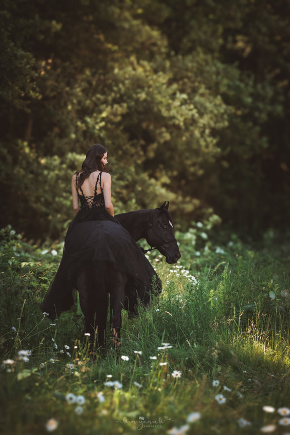 Capturing Cayle's Graduation - Kim Yanick Portraits