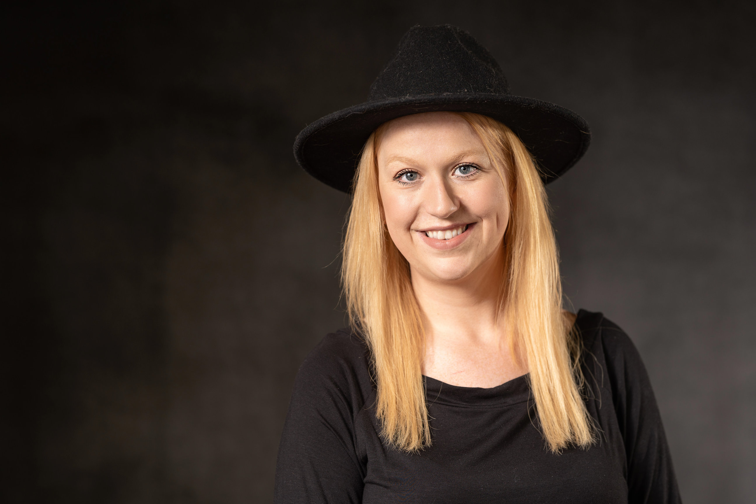 Amanda Hemphill Headshot Session - Kellie Gann & Company