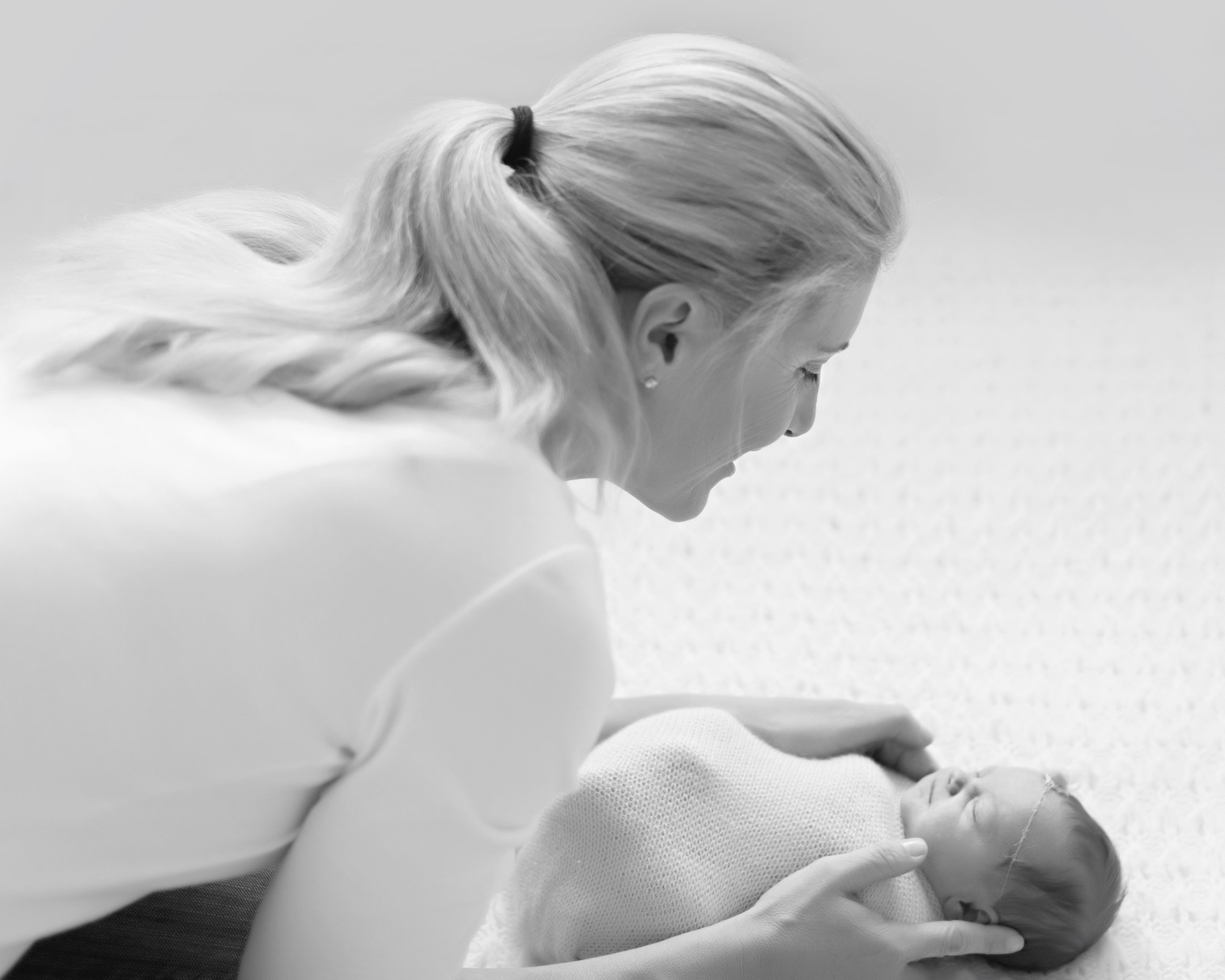 Meet Los Angeles Newborn Photographer, Maxine Evans Meet Los Angeles Newborn Photographer, Maxine Evans