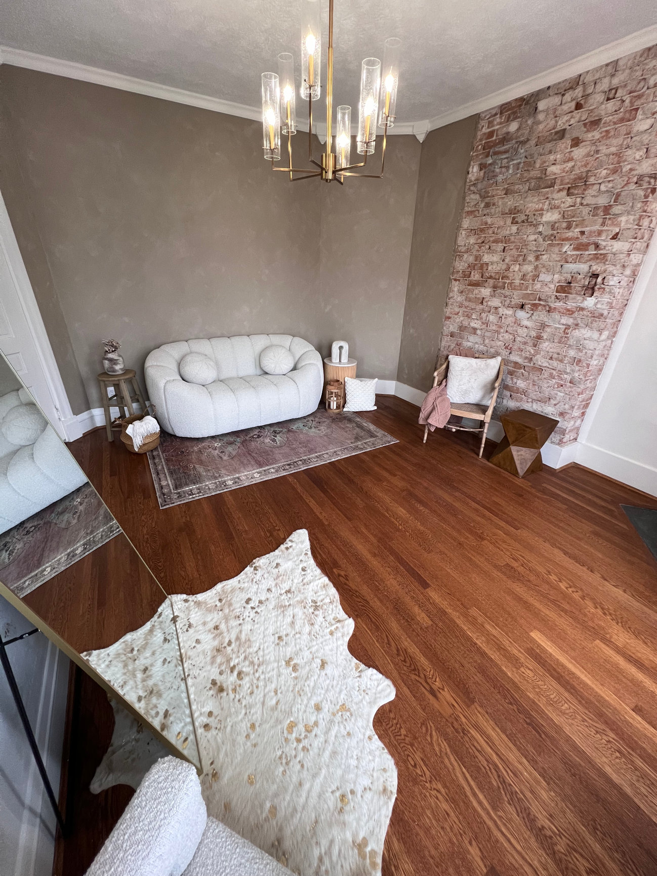 Vail Studio - Second & Main Studios