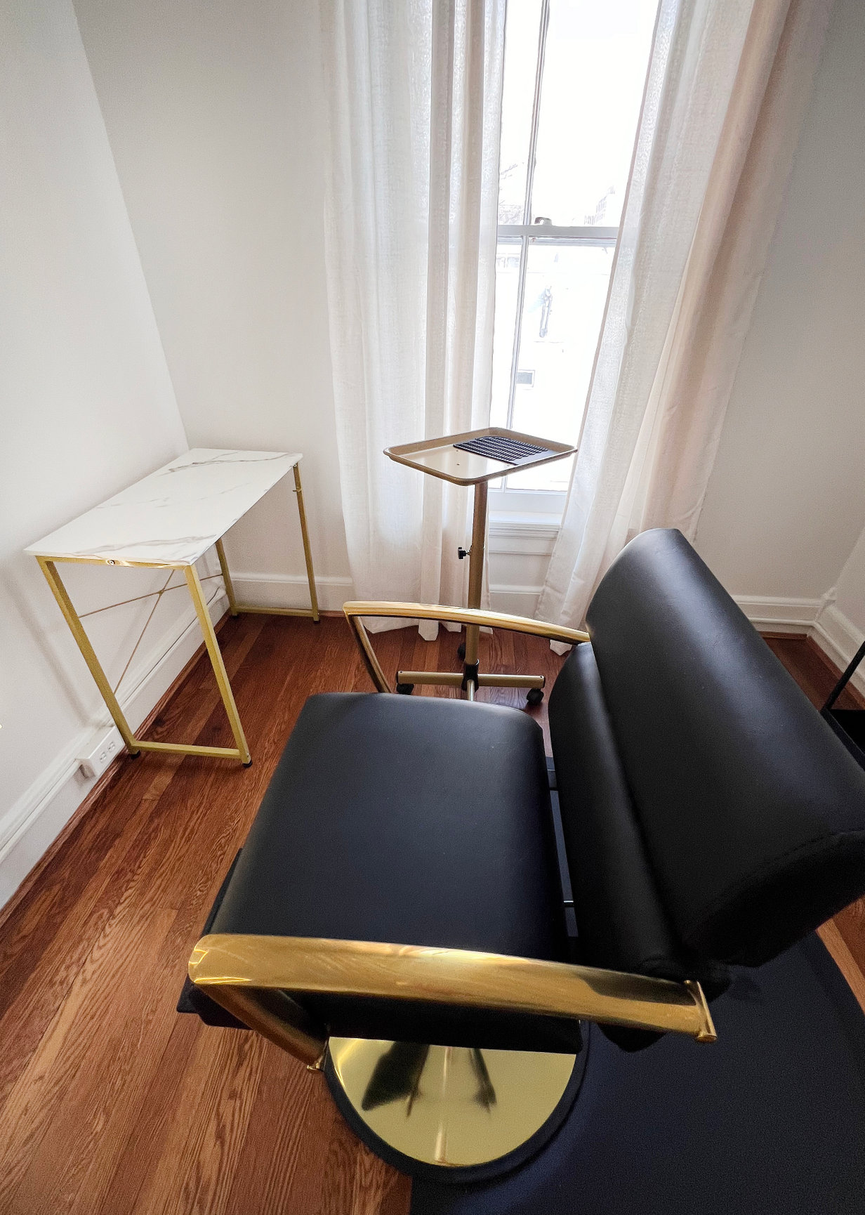 Glamour & Glow - Second & Main Studios