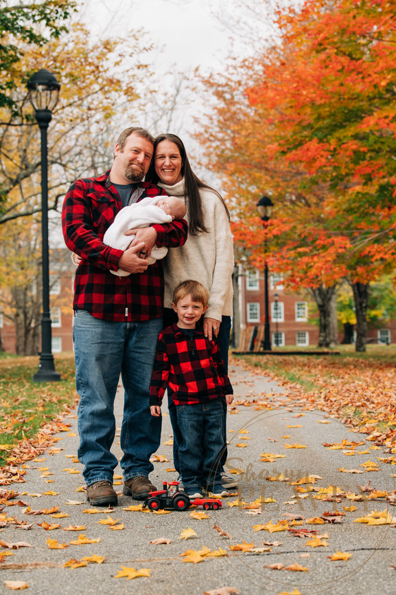 What To Wear: Fall Family Outfit Ideas - Sharyn Peavey Photography