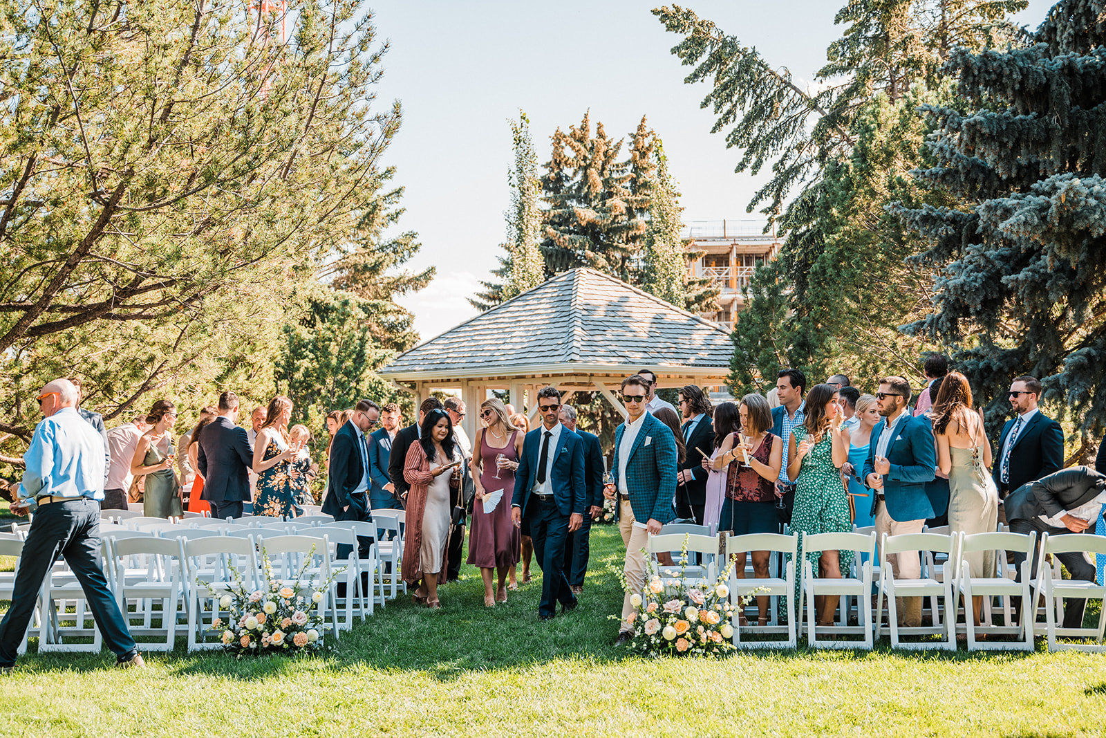 Garden Wedding in Calgary at The Inn On Officers' Garden