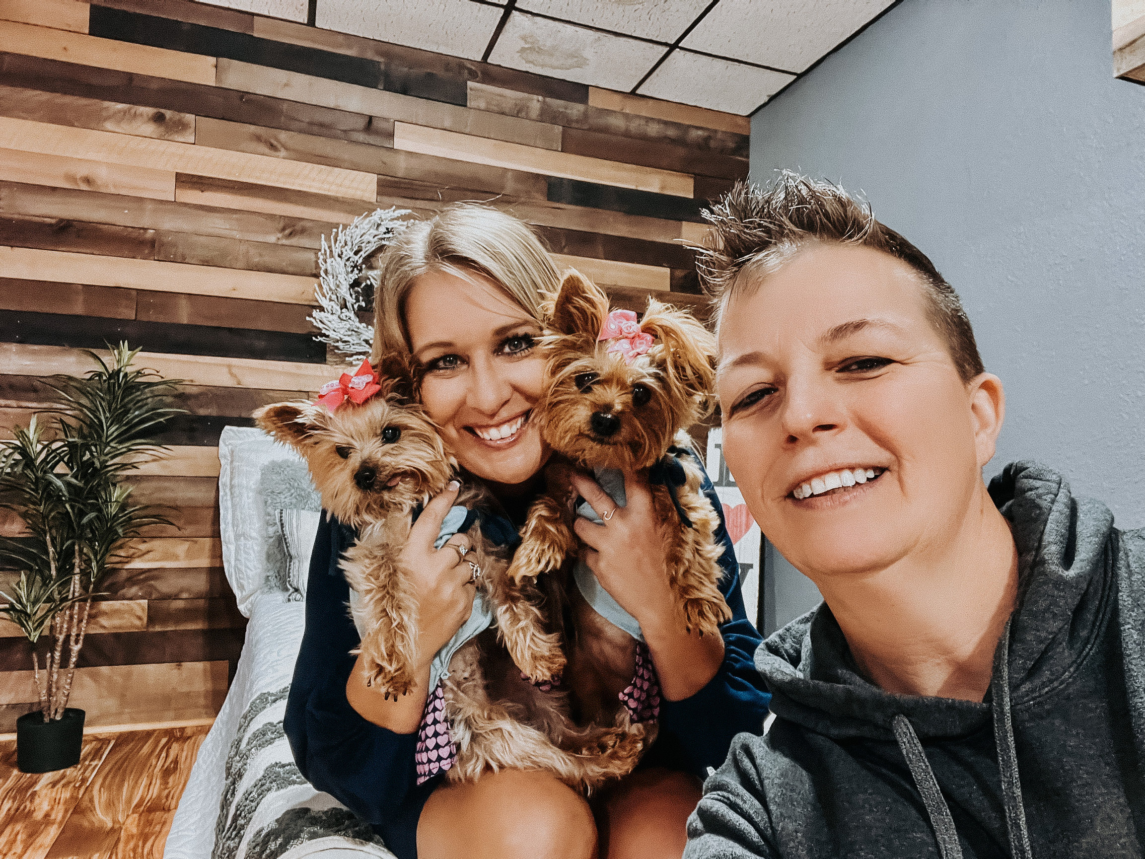 SIGNATURE SELFIE! - Jessica Barnhart